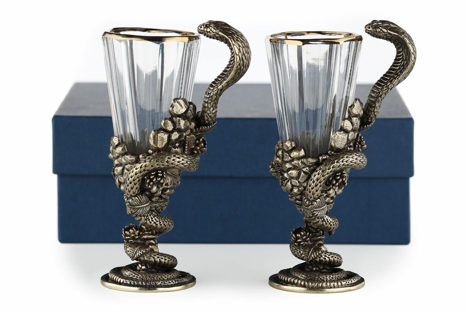 Подарочный набор рюмок лафитник "Змея"( 2шт). Ручное литье Россия. Новогодний сувенир.