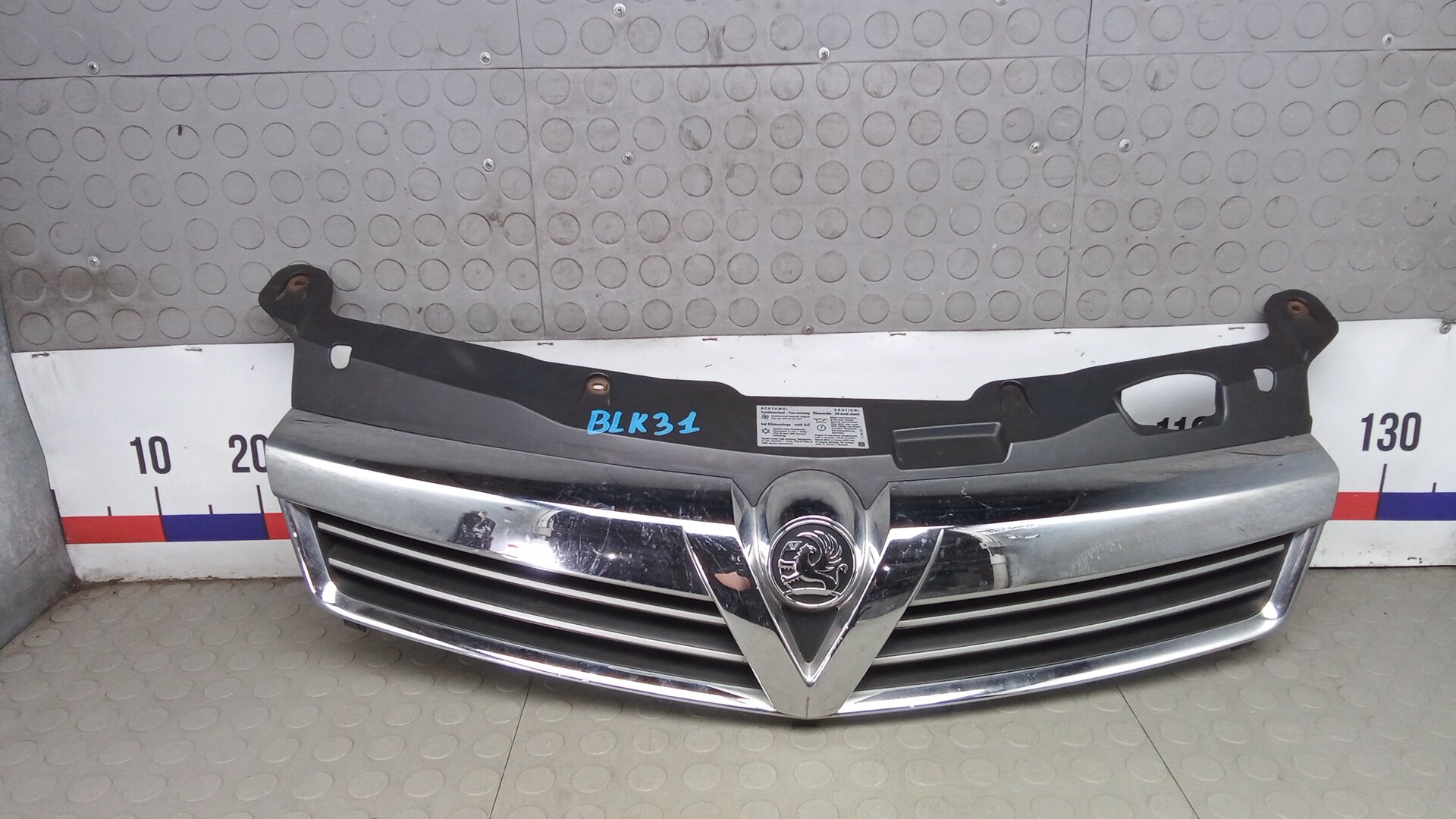 Решетка радиатора OPEL ASTRA H