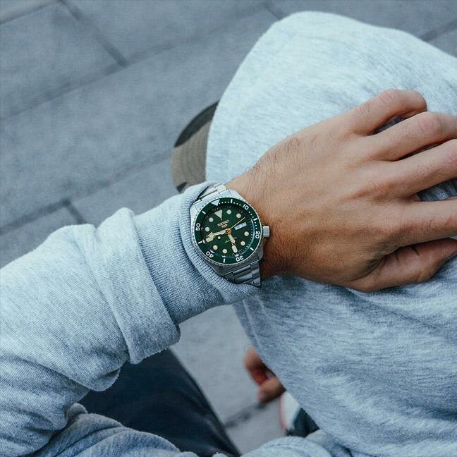 Наручные часы SEIKO 5 Sports, серебряный, зеленый — фото 1