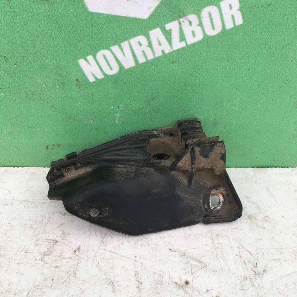 Кронштейн (сопут. товар) Audi 100 C4 91-94