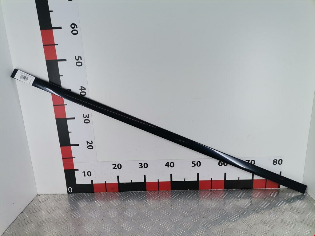 Накладка (молдинг) двери передней правой Audi A6 C5 4B0853954A арт. 1703775