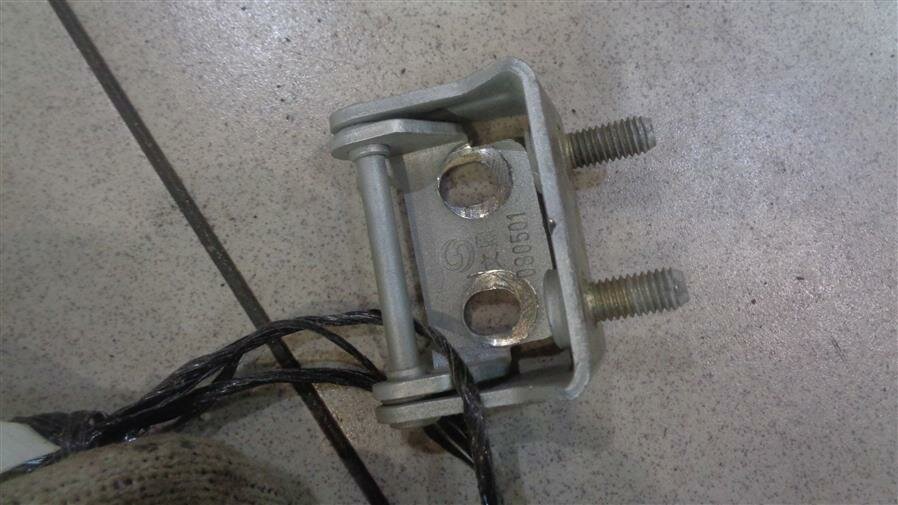 Петля двери багажника правая от BYD F3 2005-2013