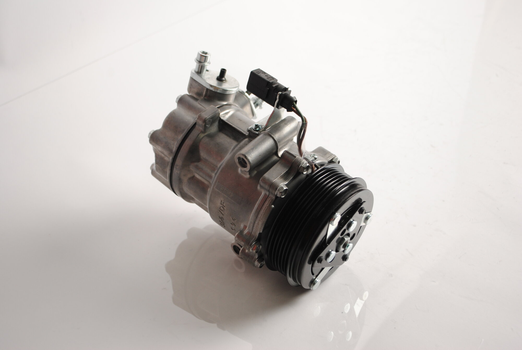 Компрессор кондиционера 6RD820803 Powertec Volkswagen, Seat, Skoda