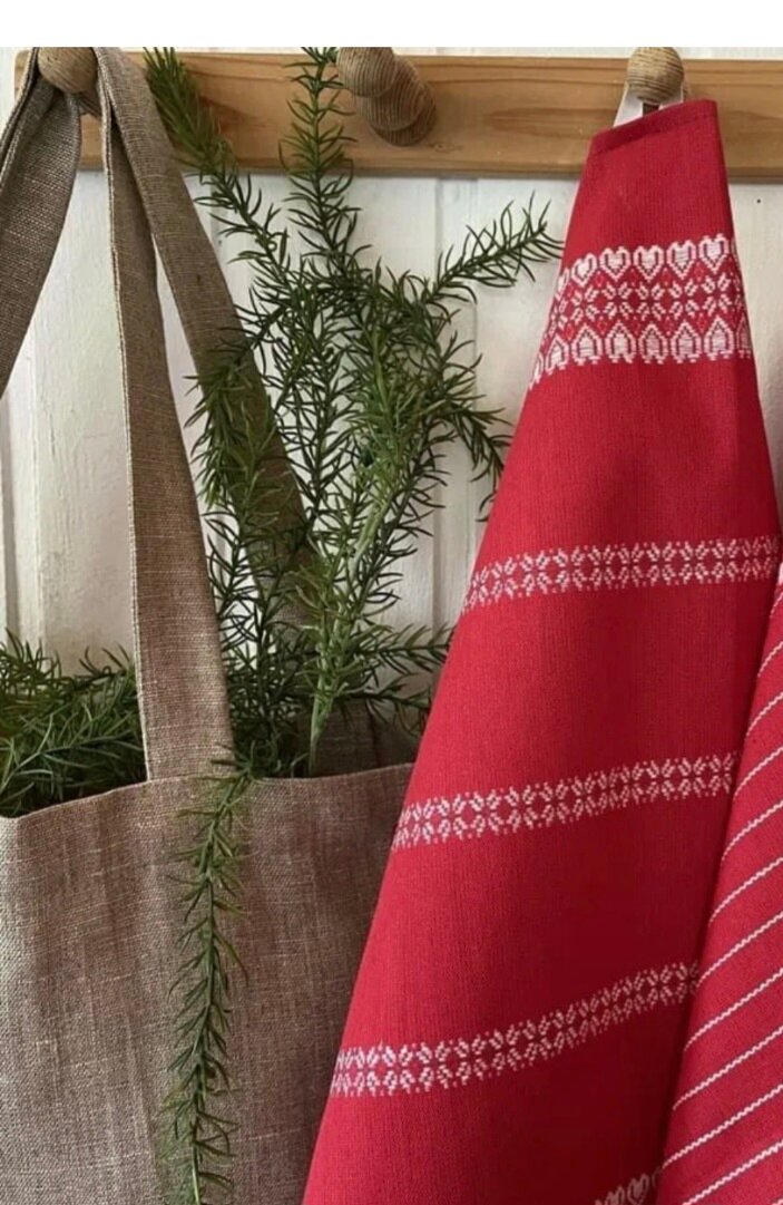 Льняное кухонное полотенце Праздничное, красное полотенце 65х45 см