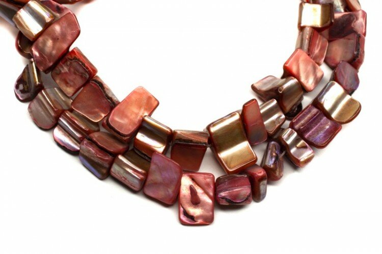 Крошка из тонированного перламутра около 8х6-8мм, отверстие 0,8мм, цвет красный, 526-002, 1 нить (около 36см, около 48шт)