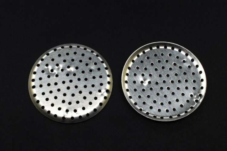 Сеточка для бисероплетения, диаметр 35мм, толщина 1,5мм, отверстия 1,5мм, цвет серебро, 1016-001, 1шт