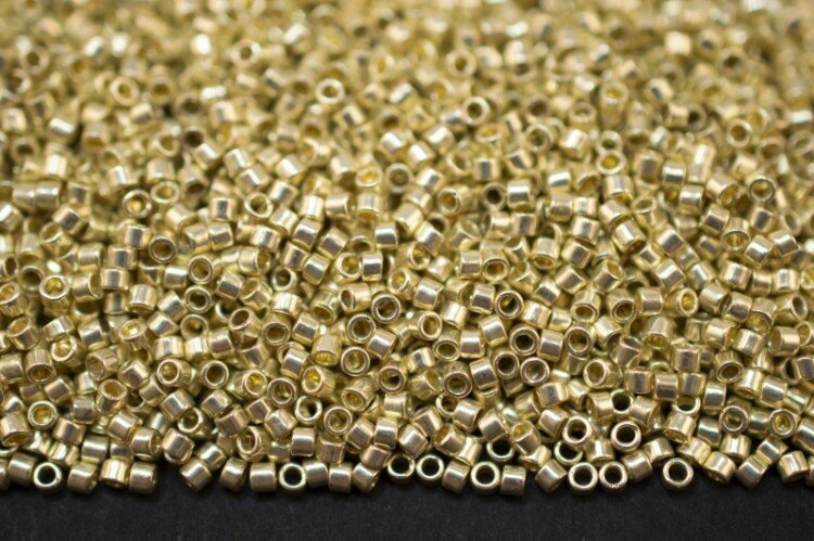 Бисер японский TOHO Treasure цилиндрический 11/0 #0558 алюминий, гальванизированный, 5 грамм