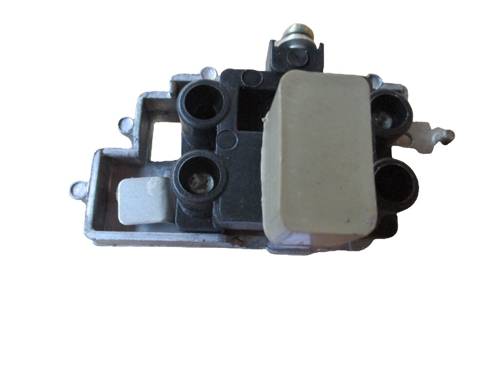 6582-3701500 Энергомаш - Щеткодержатель генератора Камаз