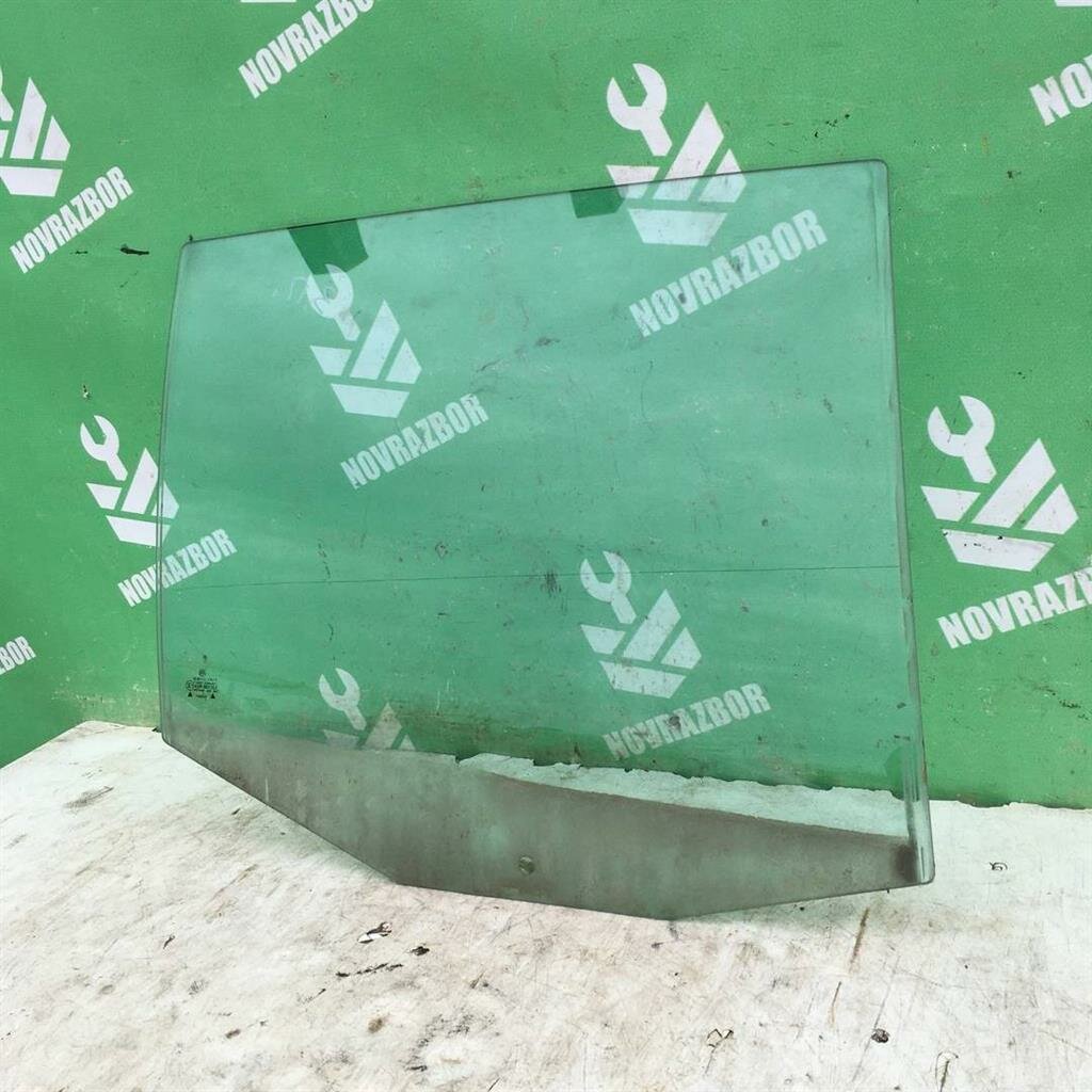 Стекло двери задней правой VW Polo 94-99