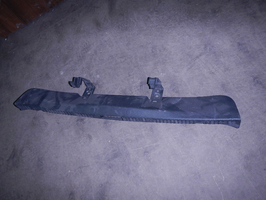 Б/У Обшивка панели задка, Skoda (Шкода)- Рапид SKODA Rapid (12-) Царапины. 218964 VAG арт. 5JA863485B