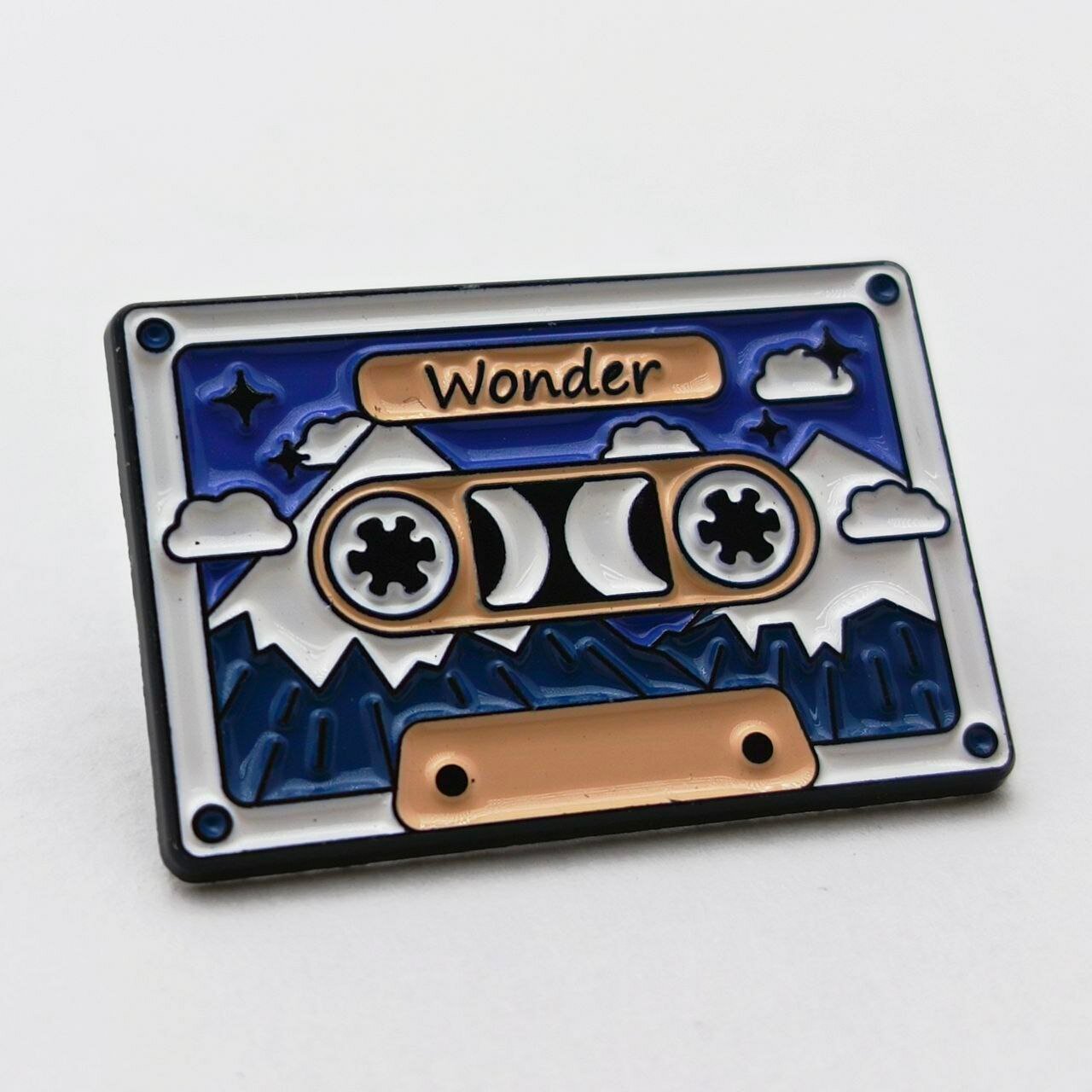 Значок для рюкзака и вещей "Wonder" / 1 шт.