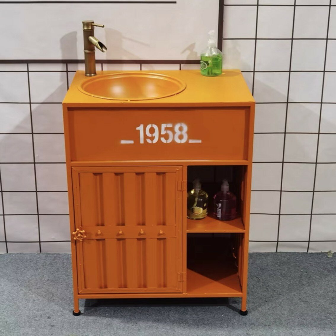 Комплект для ванной комнаты тумба с раковиной и зеркалом в стиле Industrial Furniture (Тумба c раковиной / цвет оранжевый)