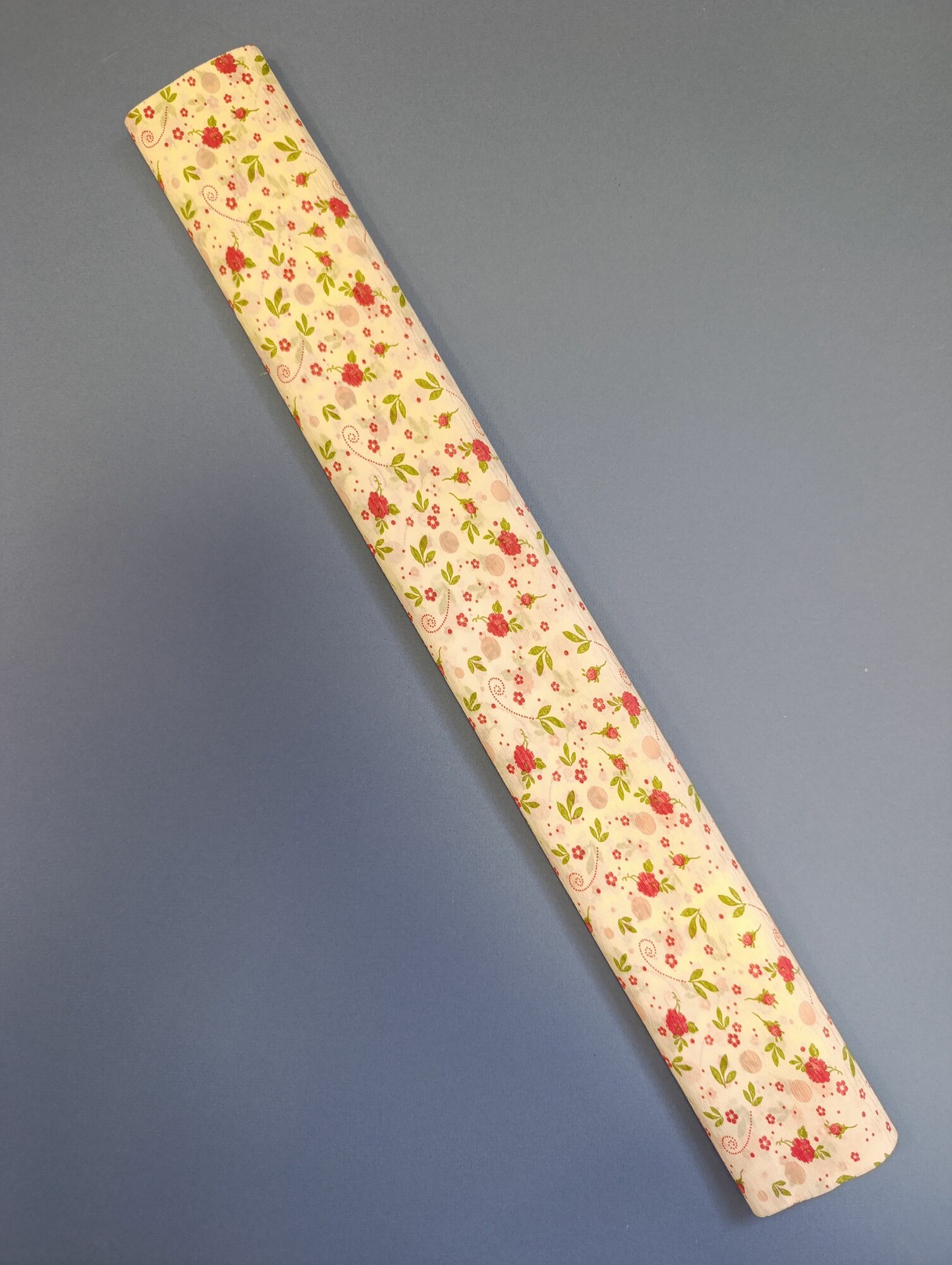 Бумага крепированная 50*200 см,22г/м , розочки