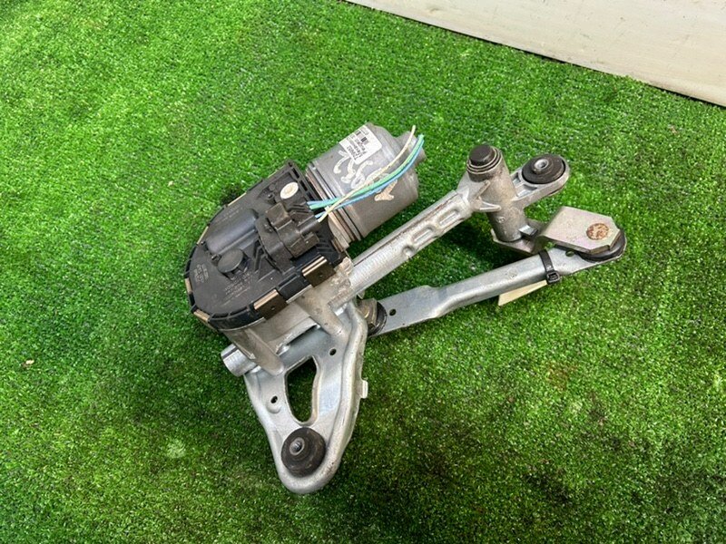 Моторчик стеклоочистителя правый Peugeot 3008 6405PX