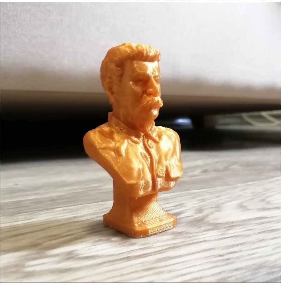 Статуэтка Бюст Сталина 60х40х25 мм .