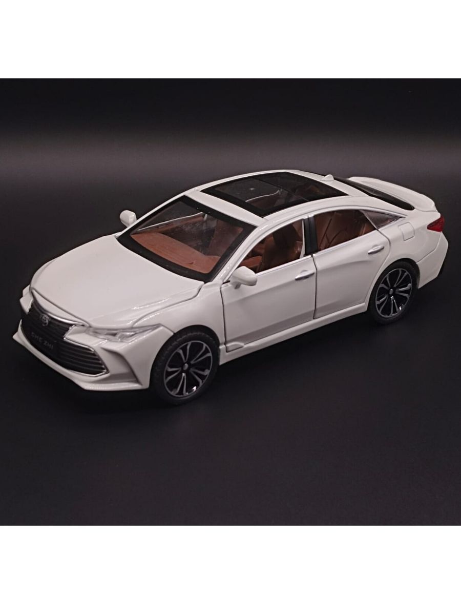 Машинка металлическая Toyota Avalon коллекционная 1:24