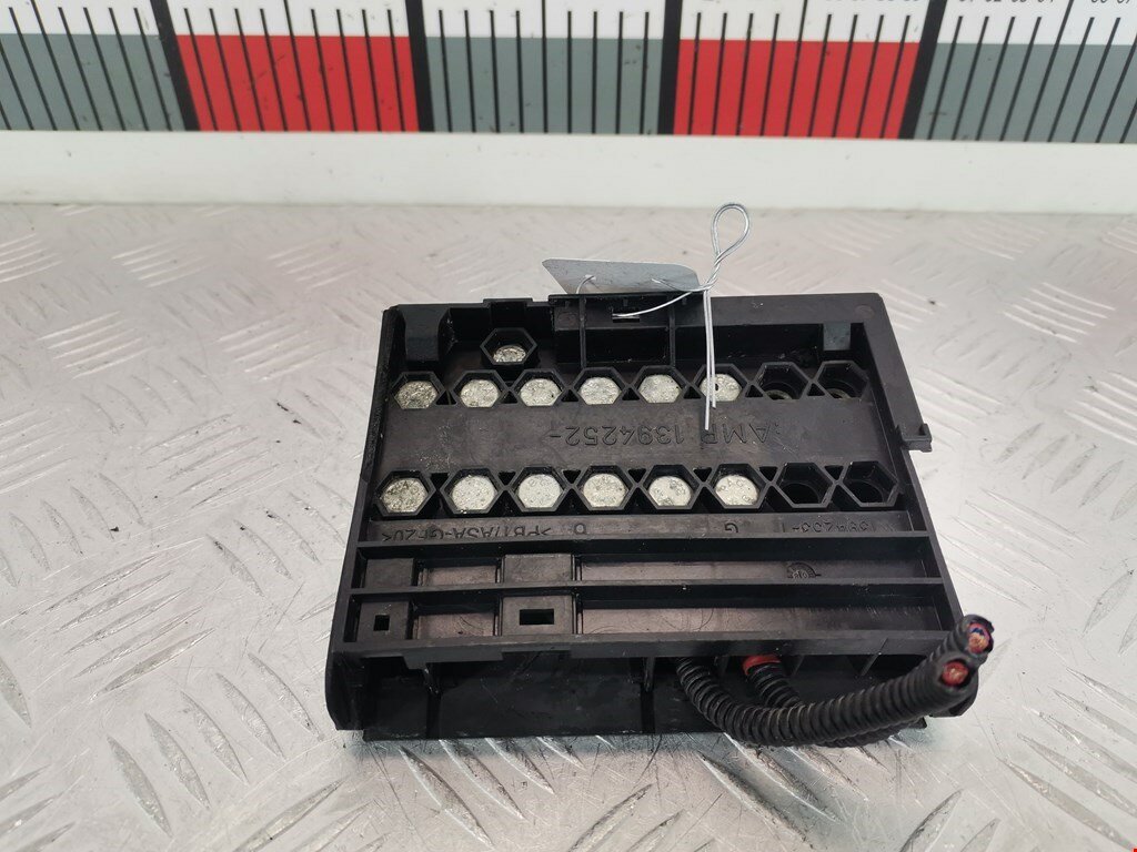 Блок предохранителей Ford Fiesta 5 1507422 арт. 1452230