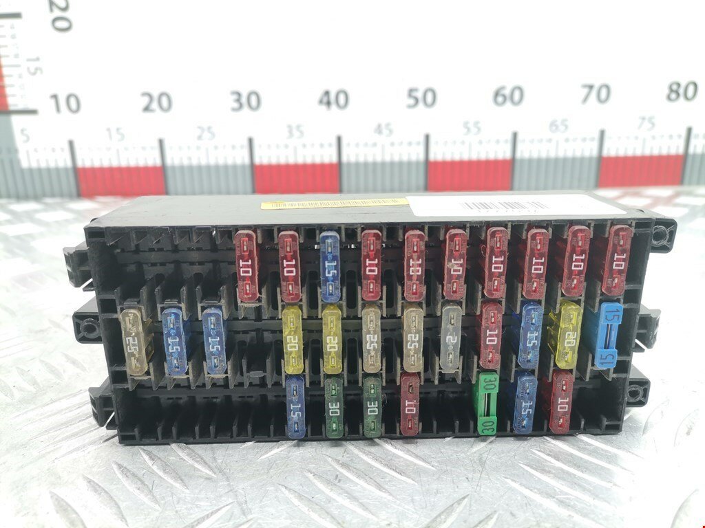 Блок предохранителей Renault Kangoo 1 арт. 1777697