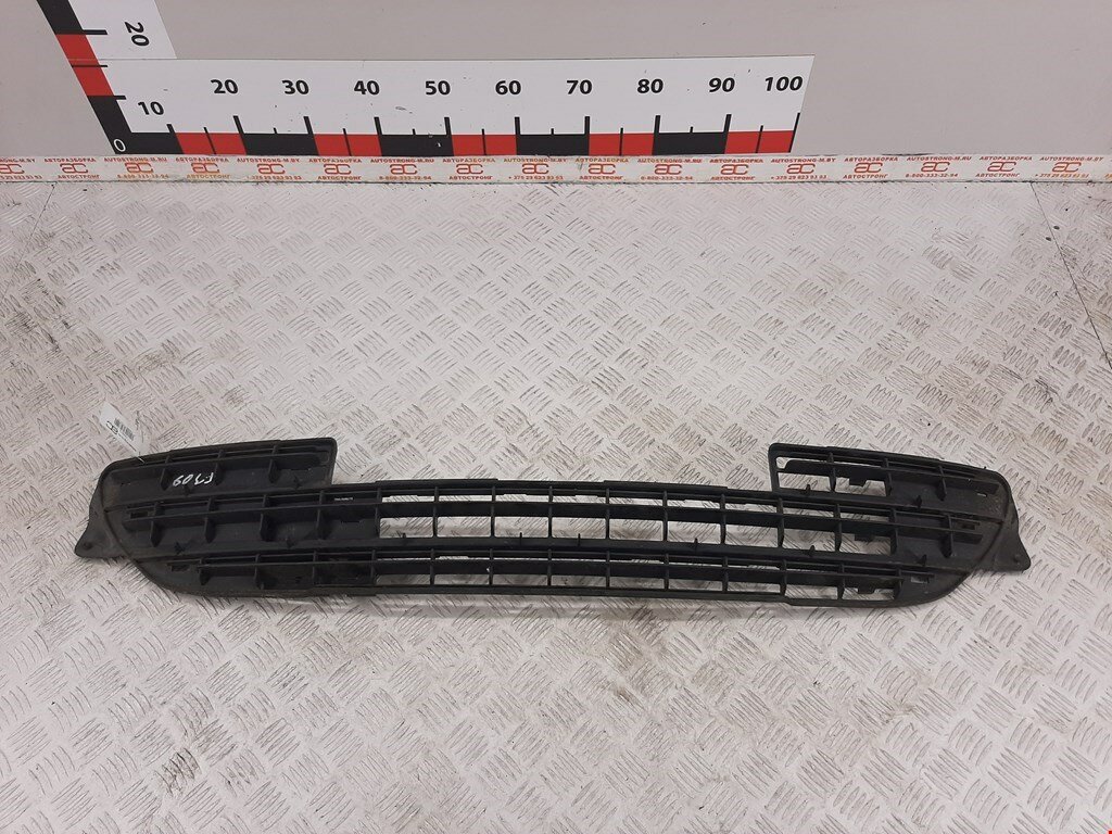 Решетка (заглушка) в бампер центральная Citroen Xsara 7414CF арт. 782812