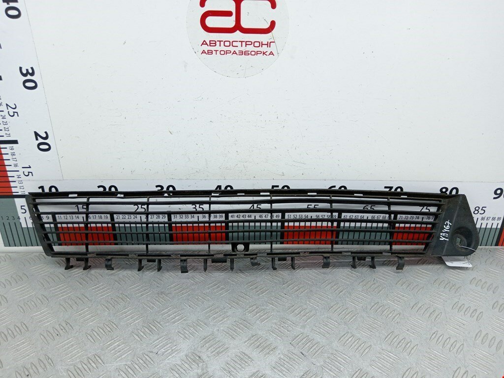 Решетка (заглушка) в бампер центральная Opel Vectra C 09186126 арт. 2156056