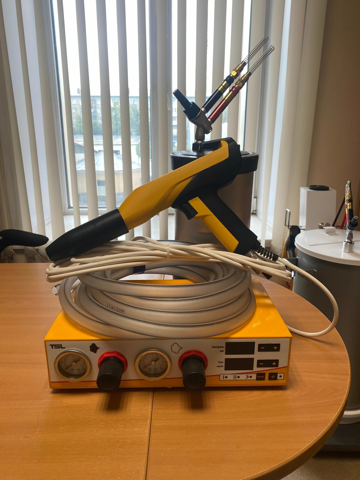 Установка для нанесения порошковой краски TSL M3 XL с баком 4 литра