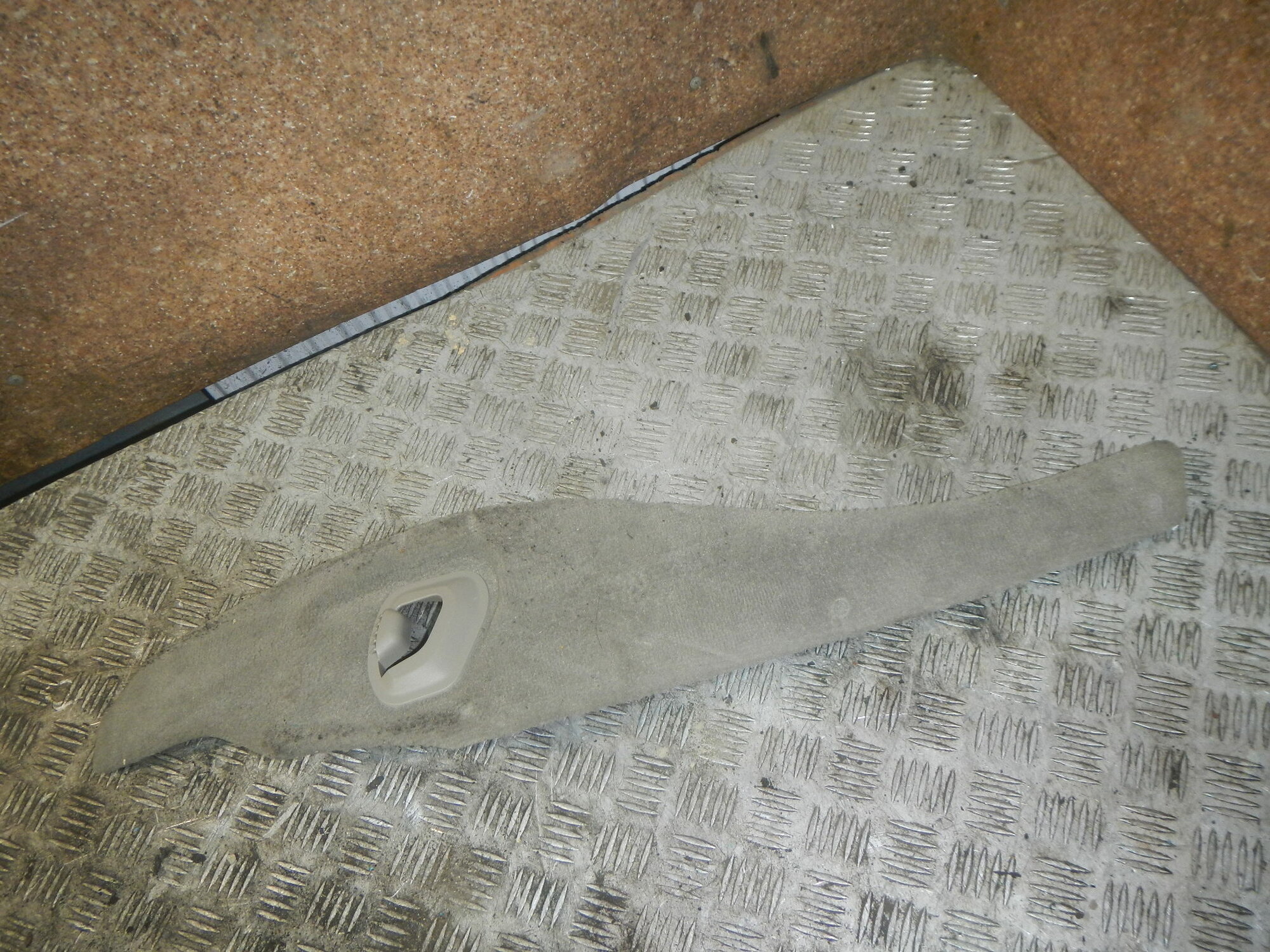 Б/У Накладка центральной консоли/тоннеля, Volvo (Вольво)-XC90 (02-) VOLVO XC90 (02-) правая Грязная. 545403 VOLVO арт. 39...