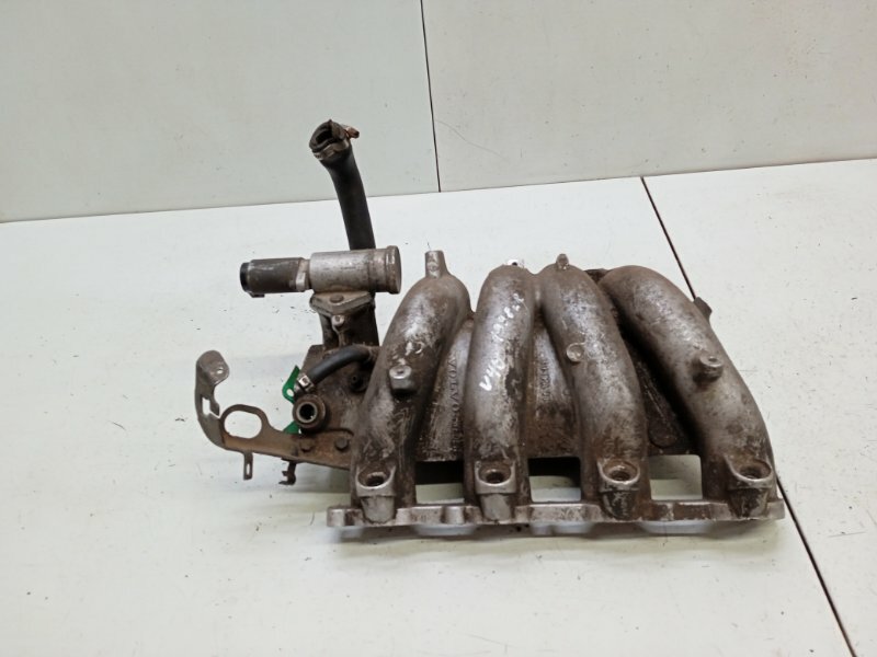 Б/У 2.0 Вольво В40 Коллектор впускной Volvo V40 1995-2004 210701 VOLVO арт. 8658228