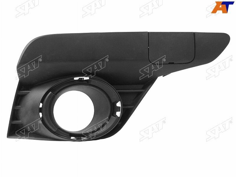 . SAT Оправа ПТФ для RENAULT LOGAN/SANDERO 18- правая