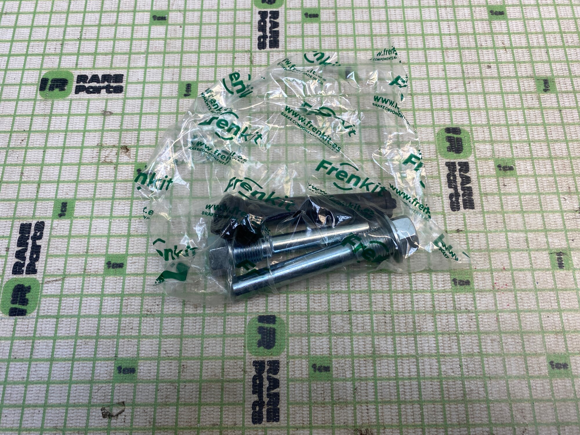 Ремкомплект переднего суппорта для Mazda