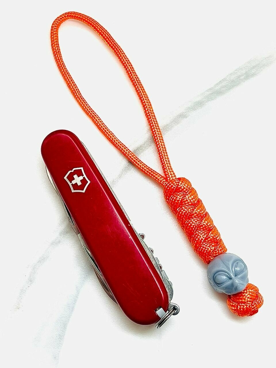 Темляк брелок для ножа "Пришелец"