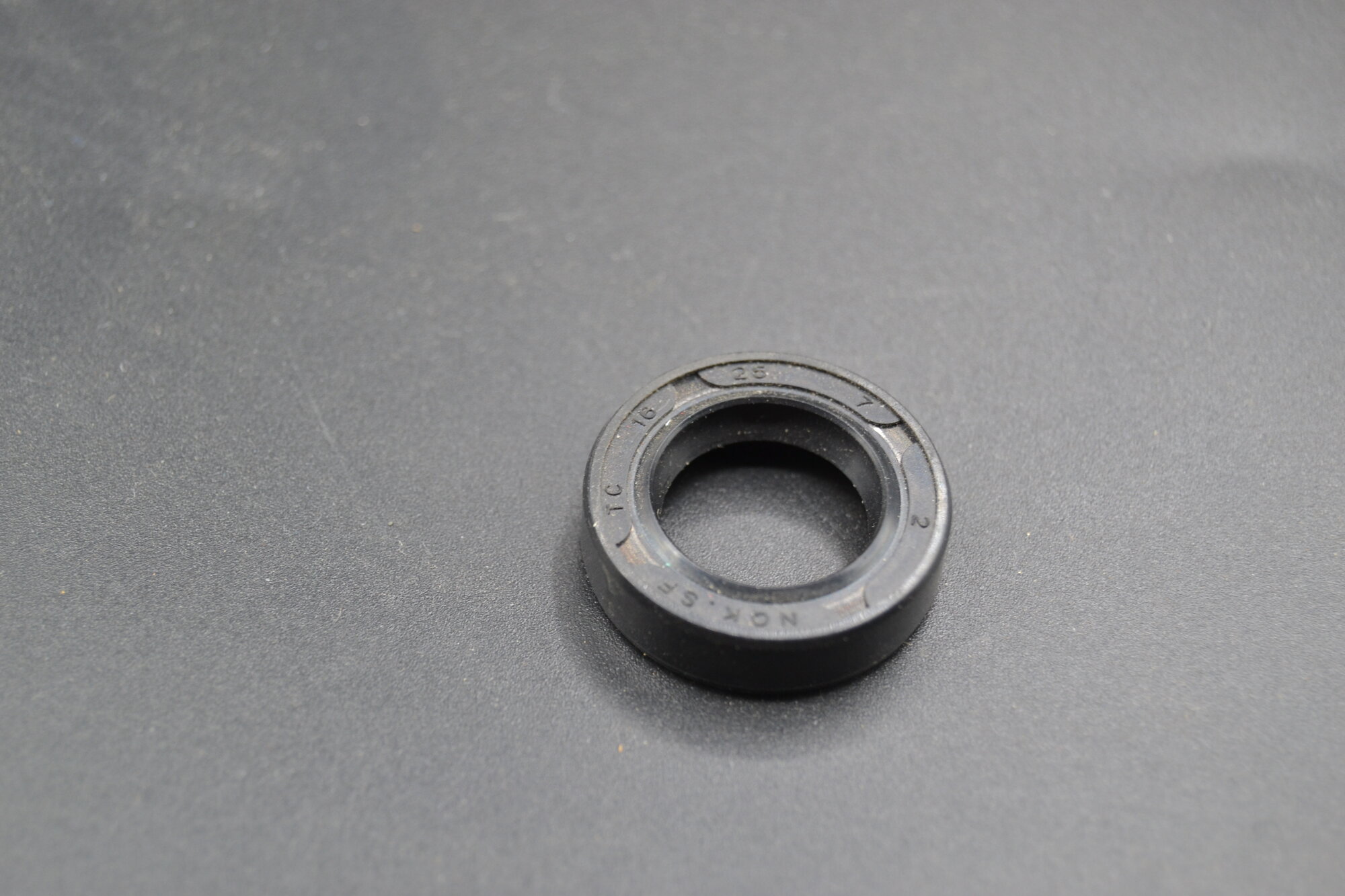 Манжеты сальники 28x35x7 (2шт)