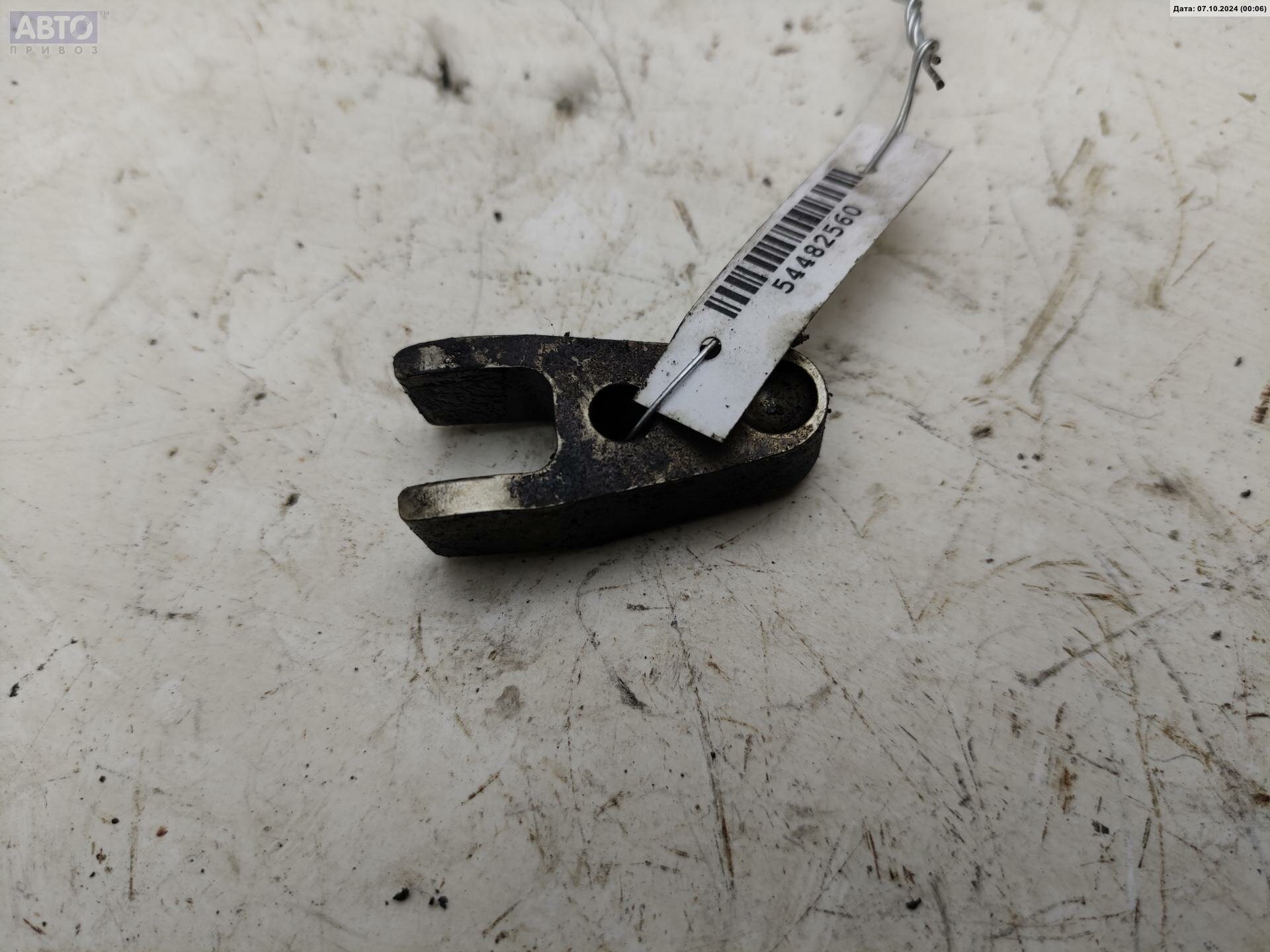 Скоба (кронштейн) крепления форсунки Mercedes E-Class W211 (2002-2009)