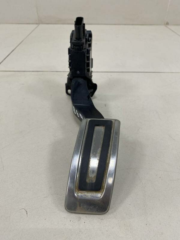 Педаль газа Skoda Octavia A7 2013 кат.номер: 5Q1723503K