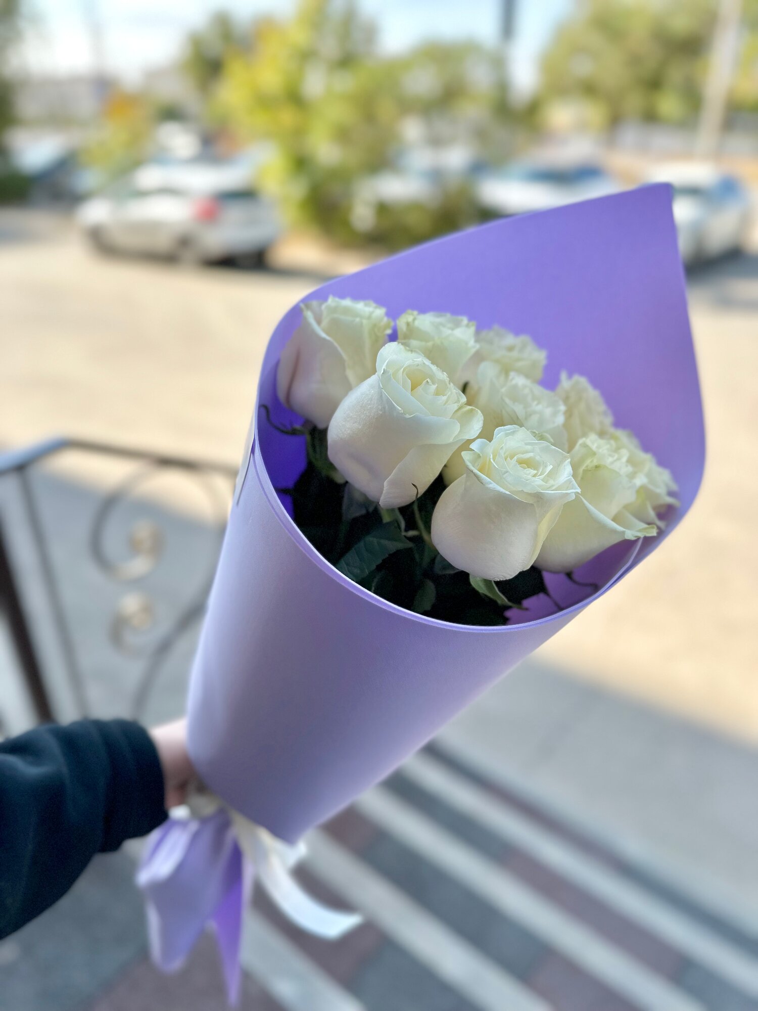 Монобукет Liana Flowers "Мондиаль", Эквадорские розы, 7 шт, белый