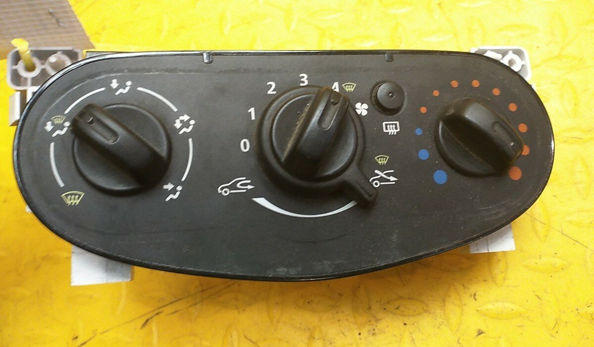 Блок управления печкой Logan I Renault 6001551698