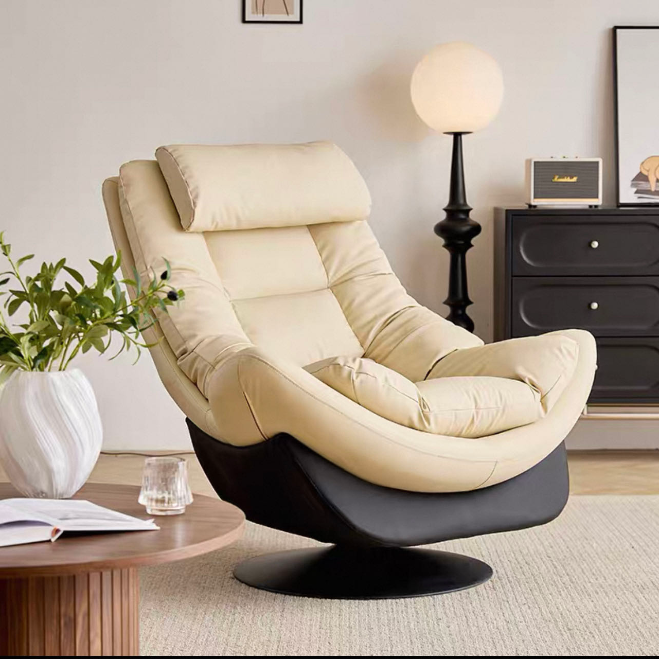 Мягкое поворотное кресло Ansan (молочный)