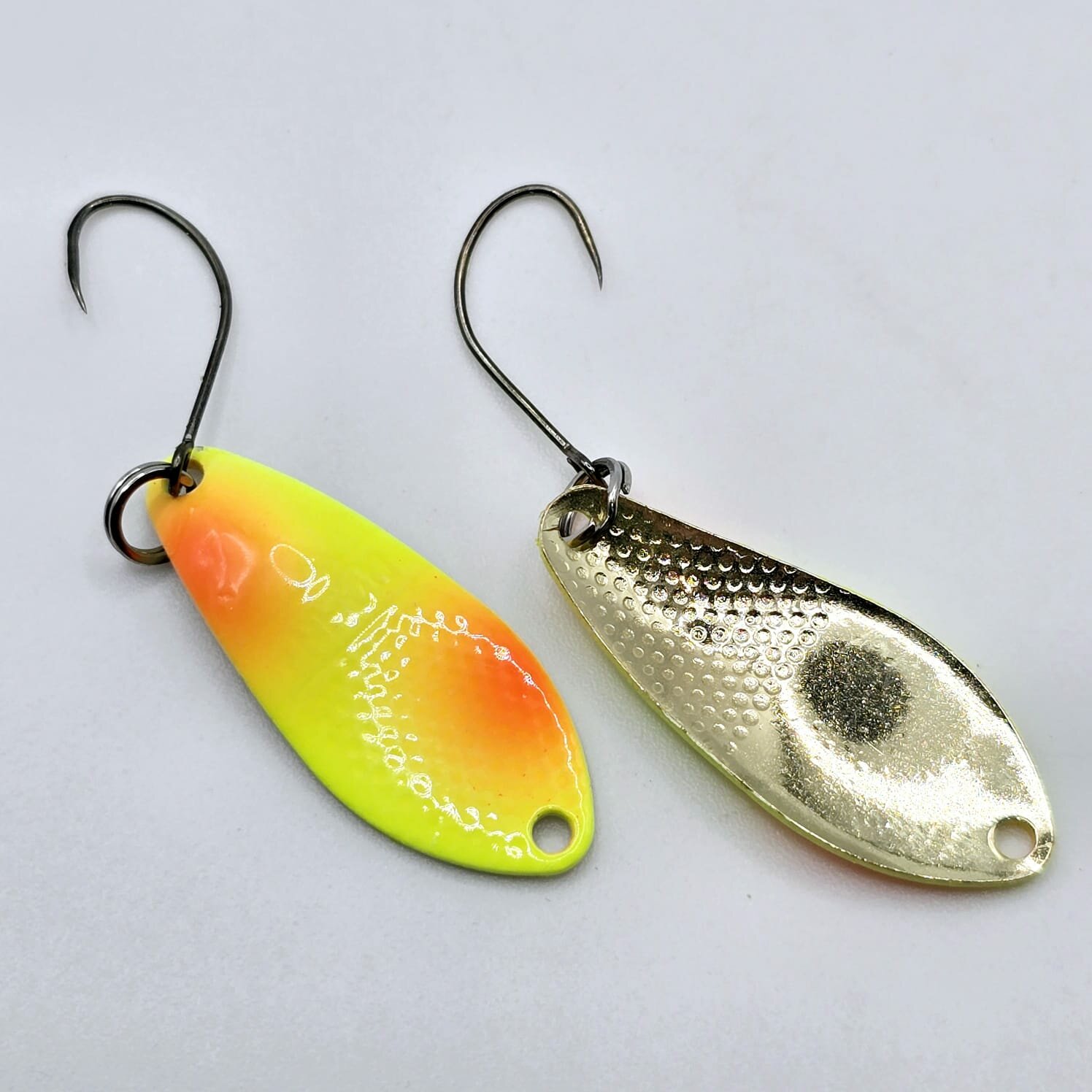 Блесна Antem "Dohna" вес 2,5гр, цвет #020, крючок с бородкой, для ловли форели