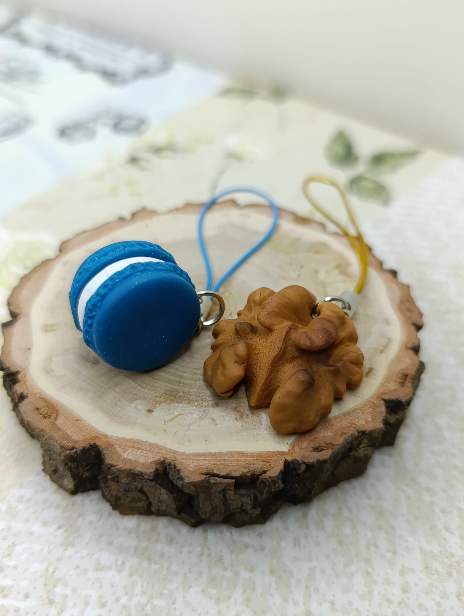 Подвески на телефон/флешку, ручная работа