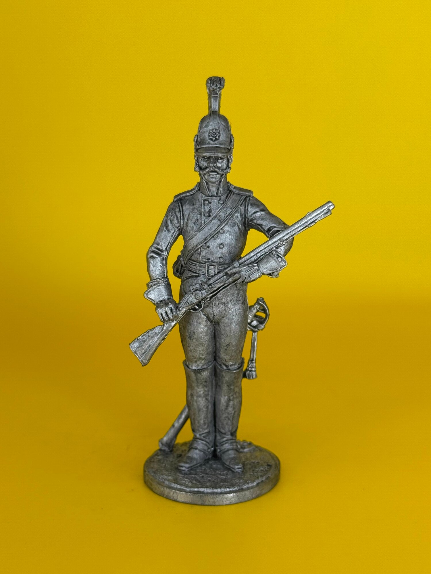 Коллекционный оловянный солдатик фигурка Рядовой Лейб-кирасирского полка, Россия 1810-11 гг 6 см Масштаб 1/30
