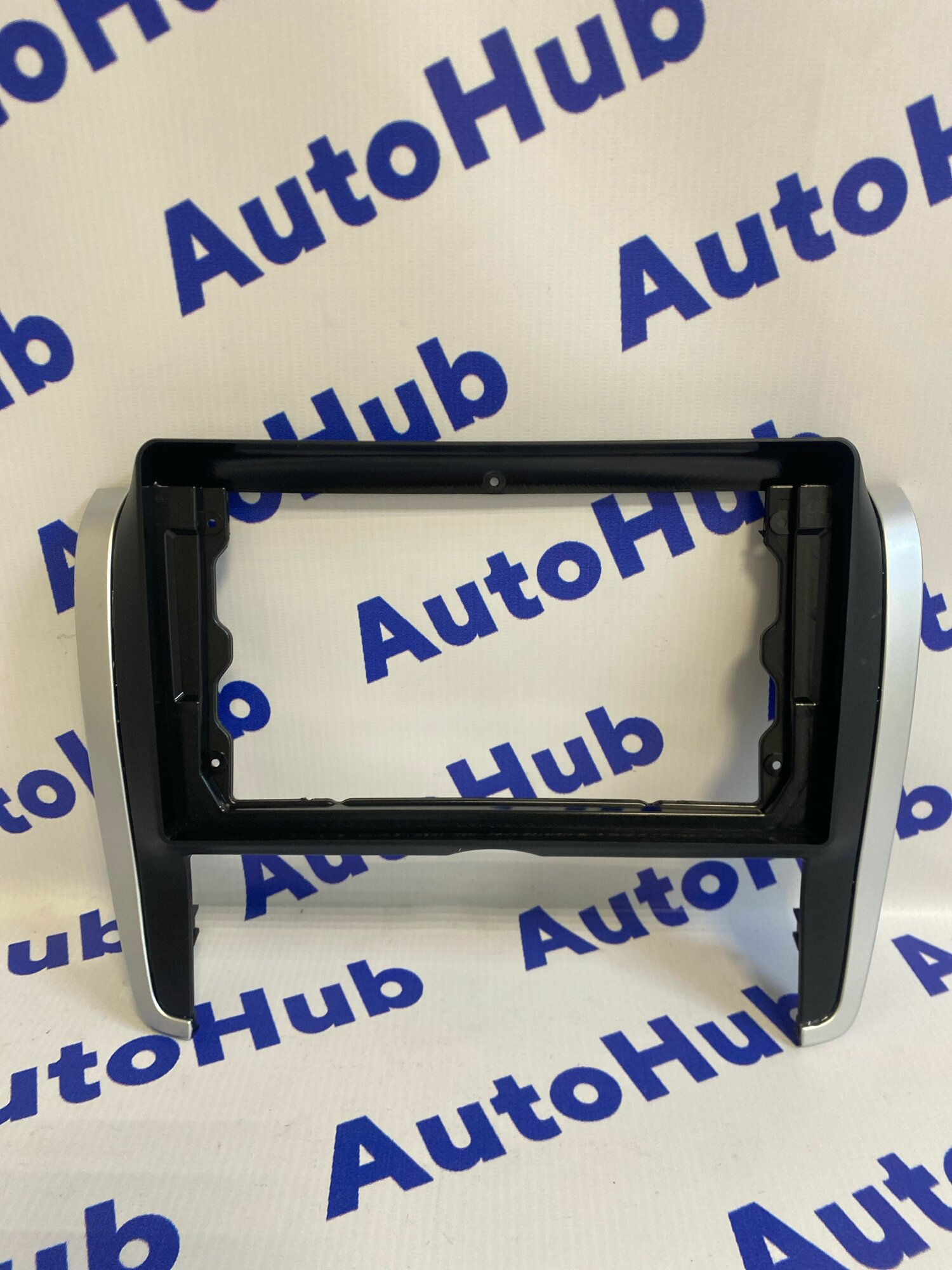 Переходная рамка для магнитолы Toyota Allion (T260/265), Premio 2007-2016 (Цвет: черный с серебристыми вставками, 9 дюймов)