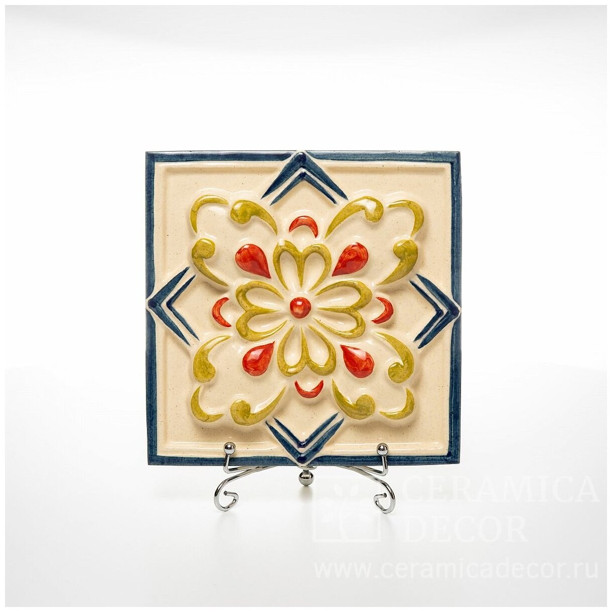 Изразец с лепным рельефом Усадьба