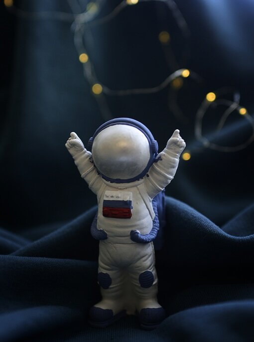Статуэтка Гипсики "Космонавт", гипс, ручная работа, 10x4x4 см