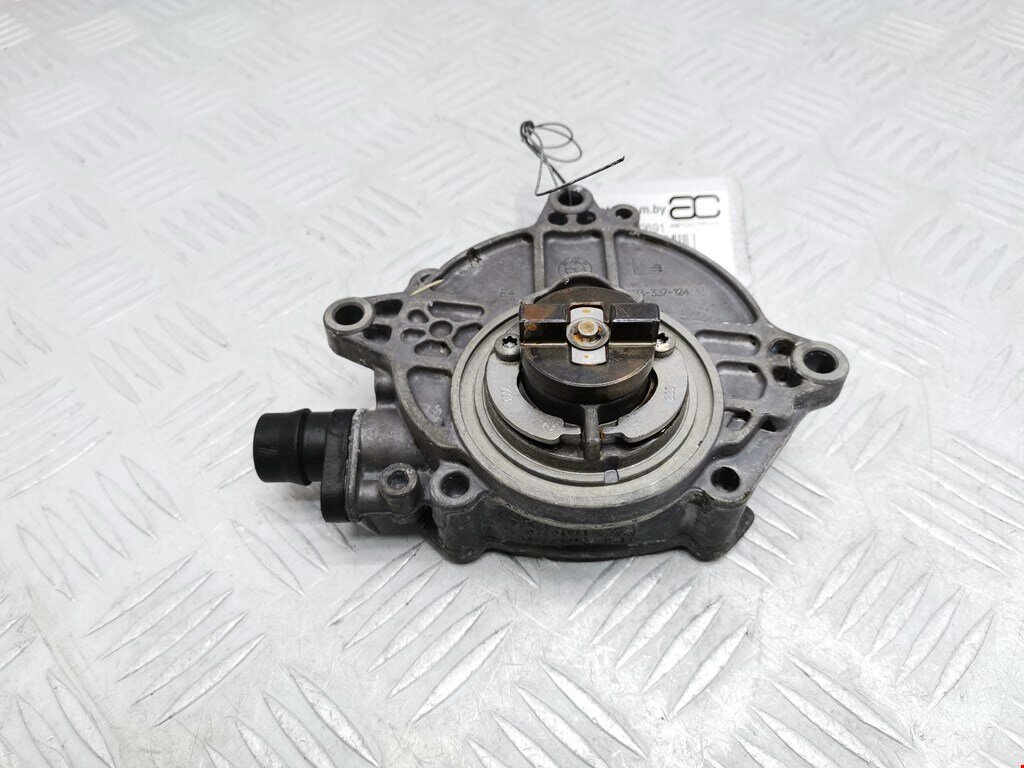 Насос вакуумный BMW 1-Series (E81/E82/E87/E88) 11667547024 арт. 930691