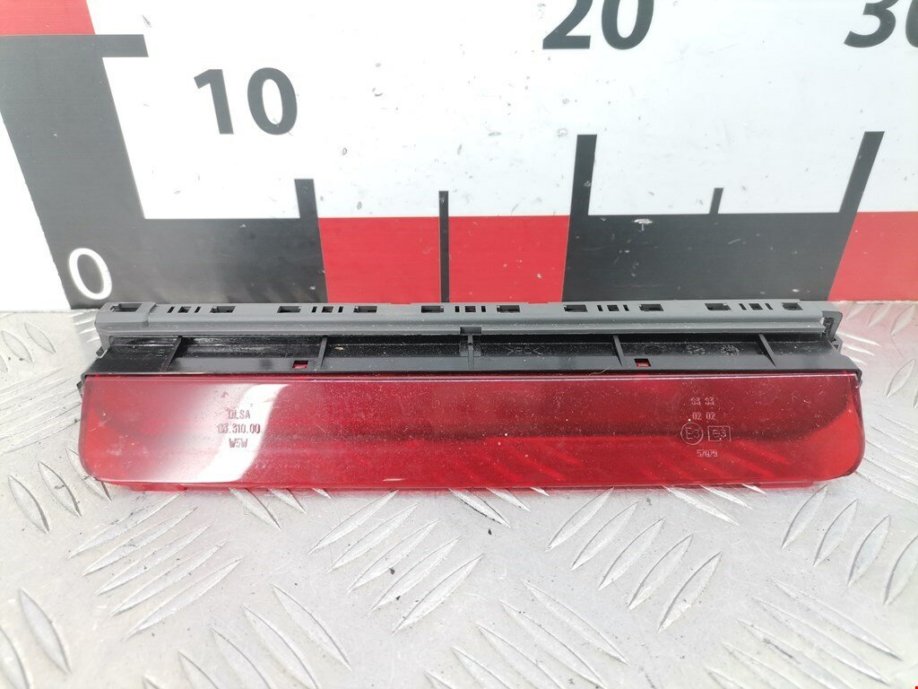 Фонарь дополнительный тормозной (стоп-сигнал) Fiat Punto 2 (188) 735278919 арт. 1772749