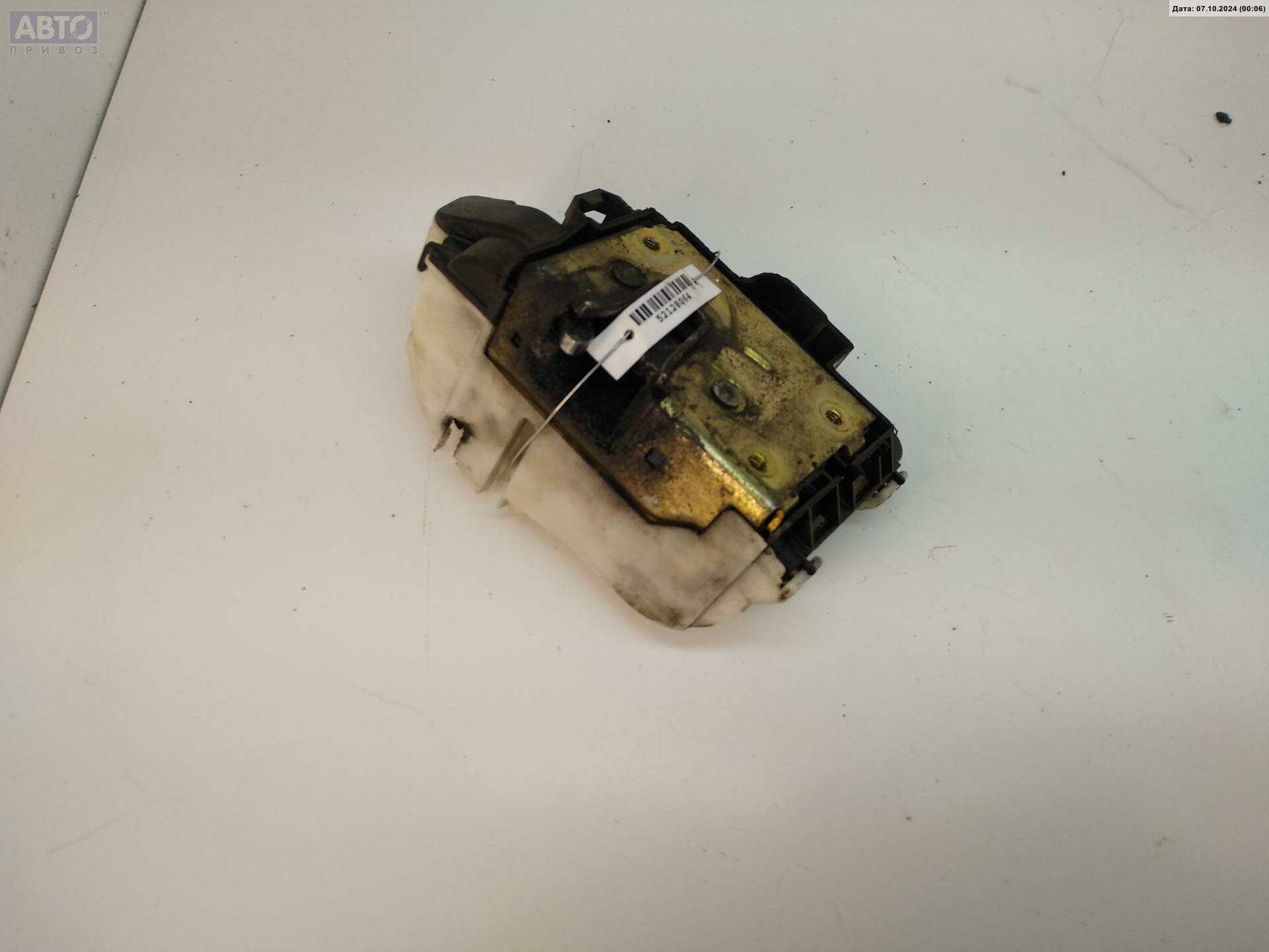 Замок двери передней правой Volkswagen Golf-3