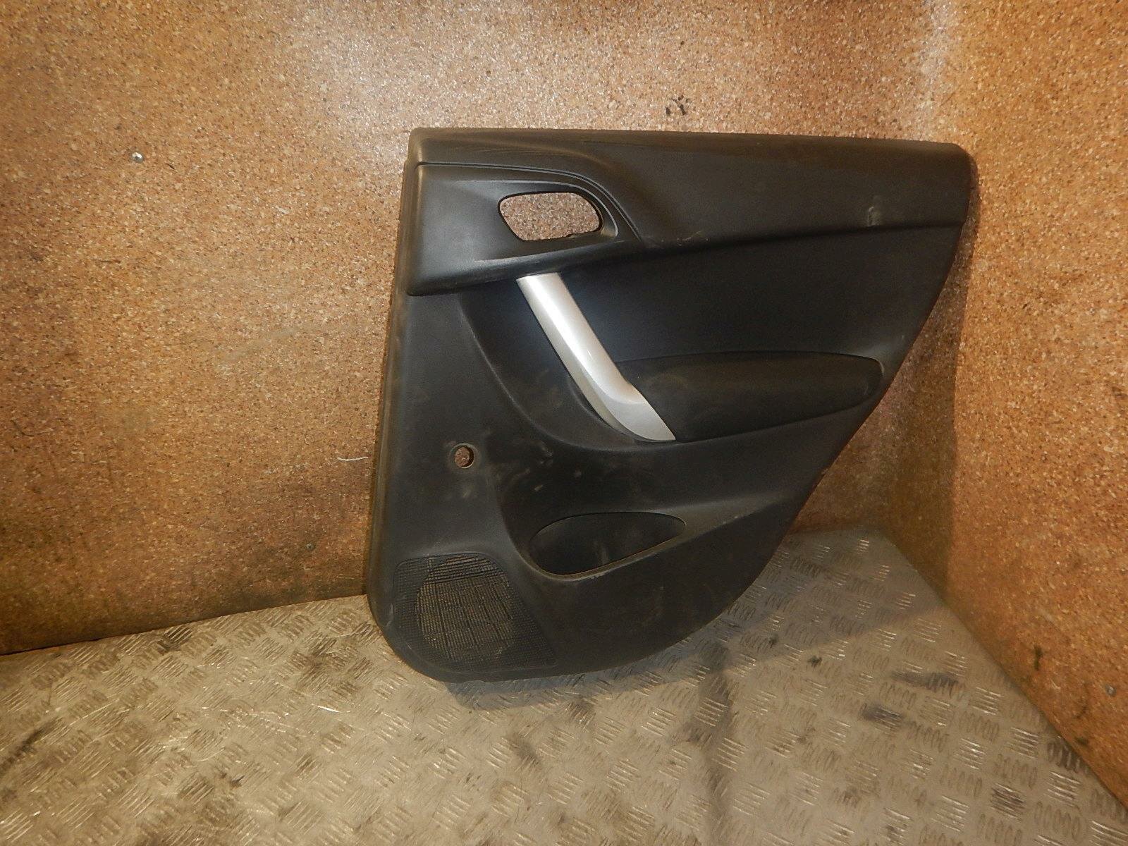 Б/У Обшивка двери задней правой, Citroen (Ситроен)-C3 (09-16) CITROEN C3 (09-16) царапины. 490369 Peugeot-Citroen арт. 9...