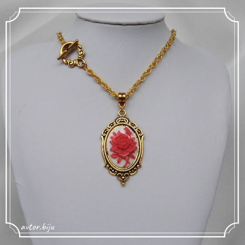 Колье, камея