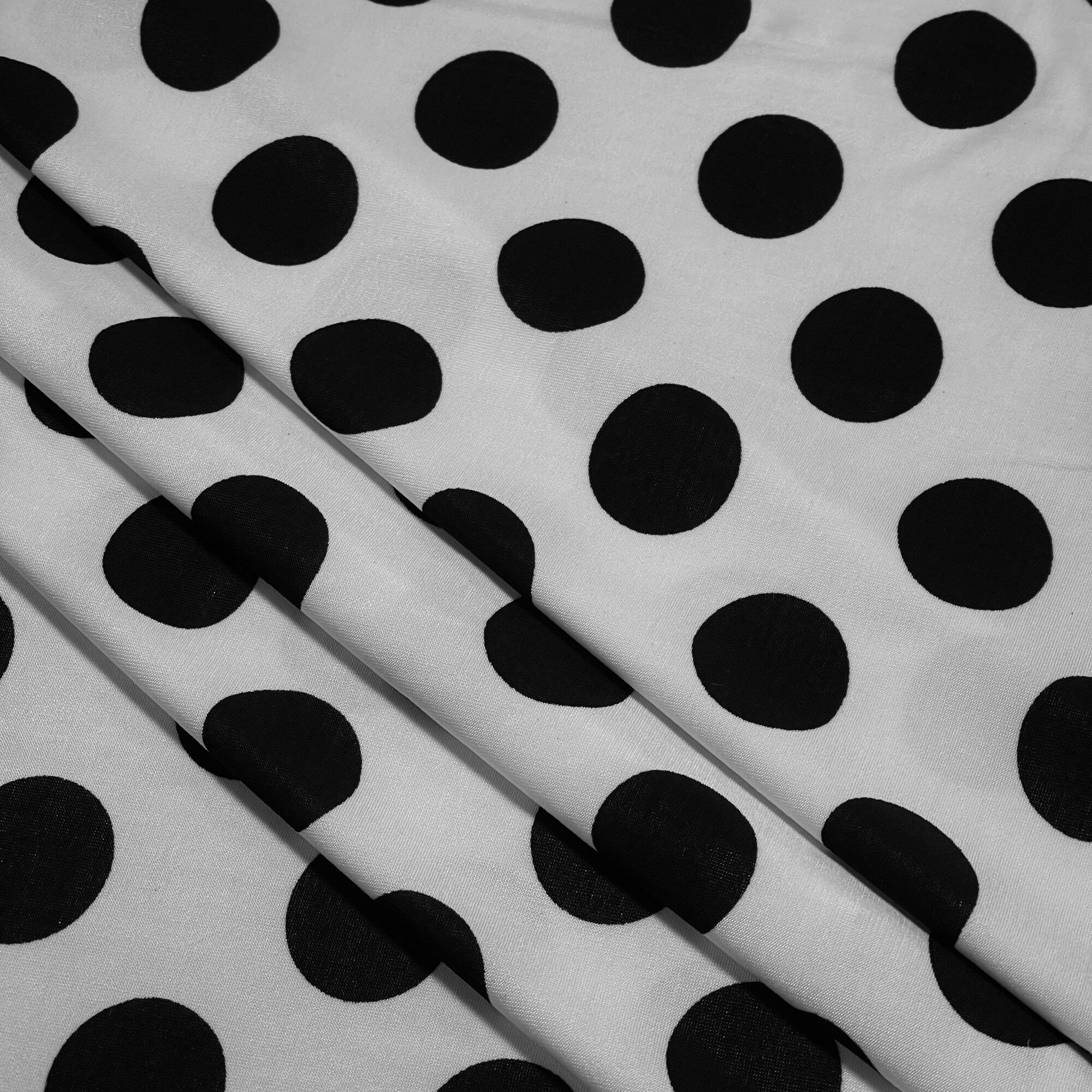 Ткань Трикотаж - принт. Состав п/э 90% лайкра 10% Ширина 150см. Корея.