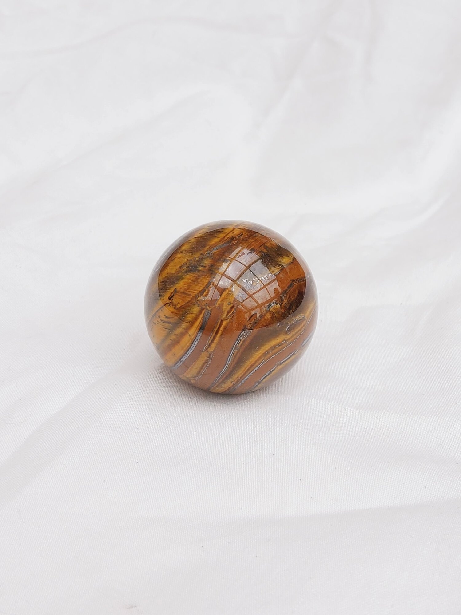 Шар из натурального камня тигровый глаз 35 мм