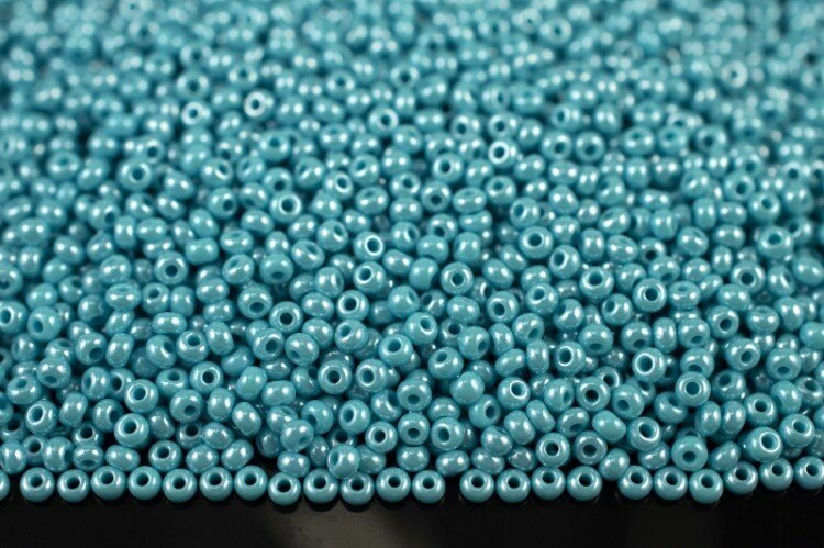Бисер чешский PRECIOSA круглый 10/0 68030 голубой блестящий, 20 грамм